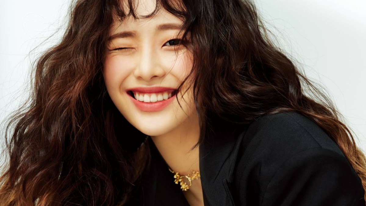 Chuu (ex-LOONA) confirma debut solo em outubro - ASIANBREAK